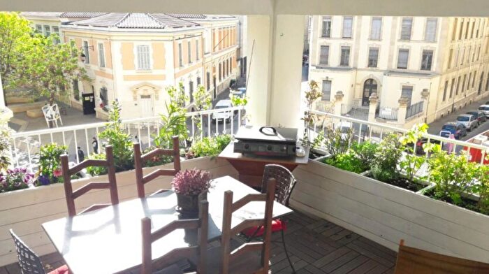 Maison à vendre - Marseille e , Grands Carmes - 3 pièces - 2 chambres