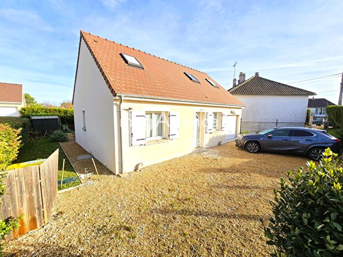 Maison à vendre - Auneau - 4 pièces - 3 chambres