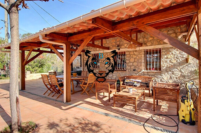 Maison à vendre - Saint-Paul-en-Forêt - 8 pièces - 5 chambres