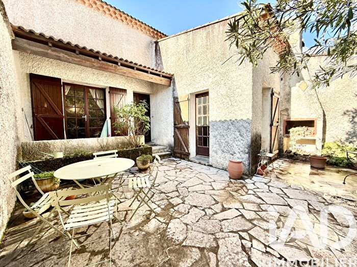 Maison à vendre - Orange, Colline, Etang - 5 pièces - 4 chambres