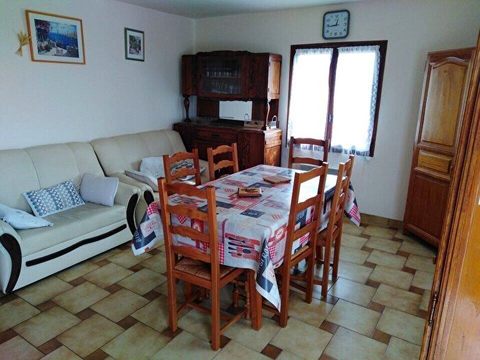Maison 3 pièces à Saint-Lyé, à louer