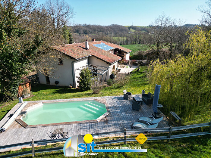 Maison à vendre - Villeneuve-de-Marc - 7 pièces - 5 chambres