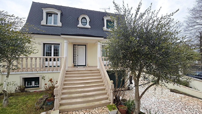 Maison à vendre - Le Plessis-Trévise, Saint-Antoine - 6 pièces - 4 chambres