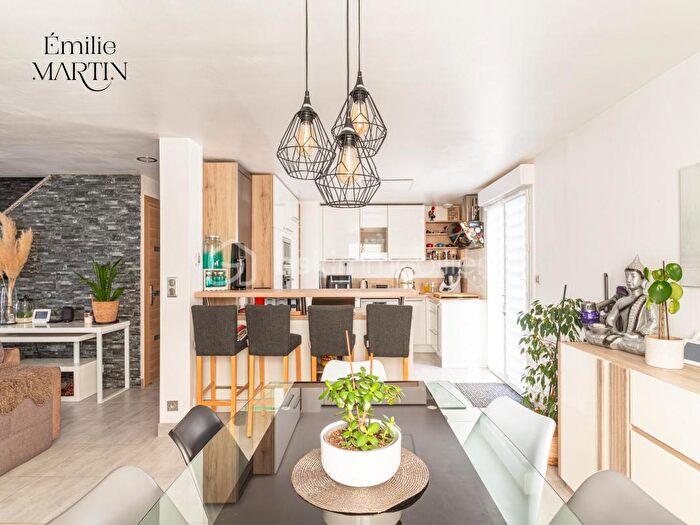 Crevin - Maison 7 pièces à vendre
