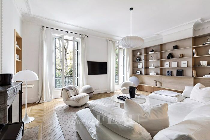 Appartement à vendre - Paris e , Saint-Philippe du Roule - 5 pièces - 3 chambres