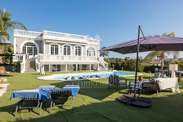 Maison à vendre - Antibes - 7 pièces - 4 chambres