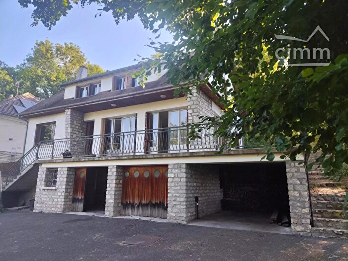 Maison 7 pièces à Méréville, à vendre