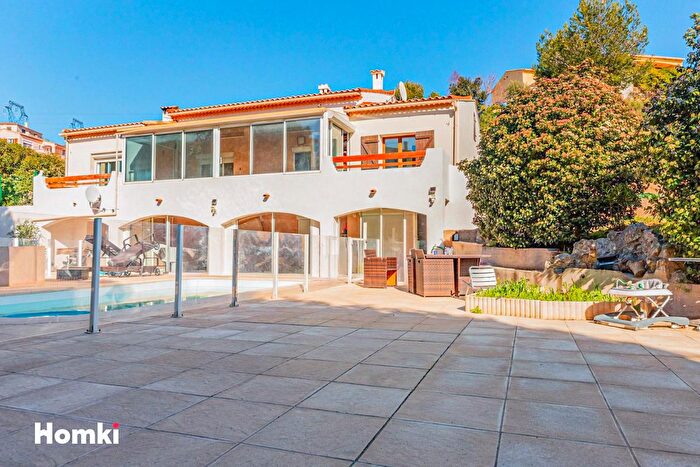 Maison à vendre - Marseille e , Notre-Dame-Limite - 7 pièces - 5 chambres