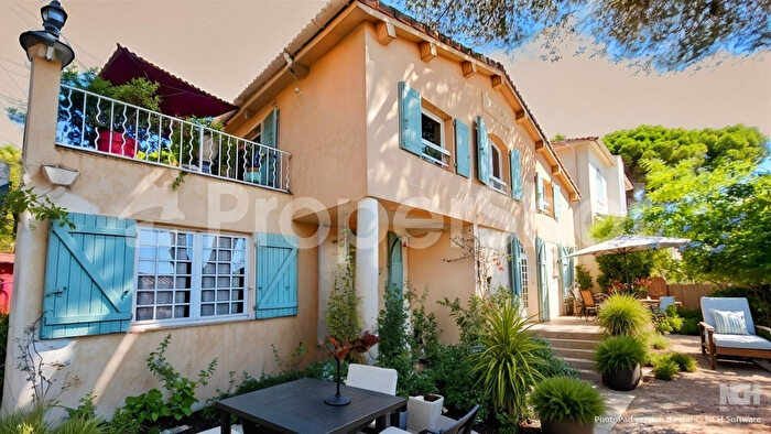 Saint-Cyr-sur-Mer, Les Lecques, Caylar, Cap Saint-Louis, Plage : Maison 8 pièces à vendre