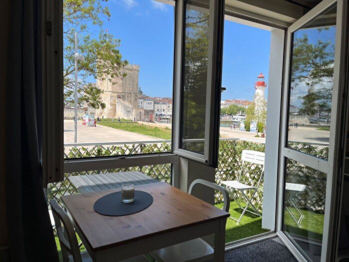 Appartement à louer - Centre Ville, La Rochelle - 1 pièce