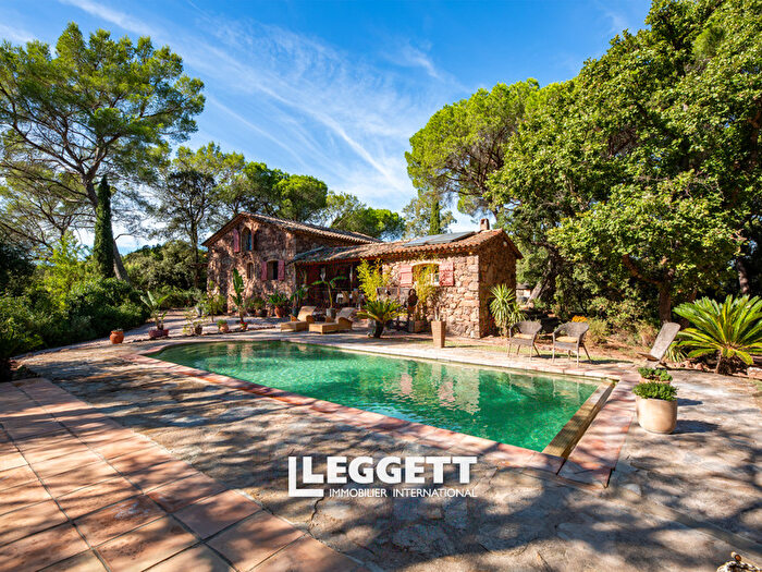 Roquebrune-sur-Argens, Golf - Maison 8 pièces à vendre