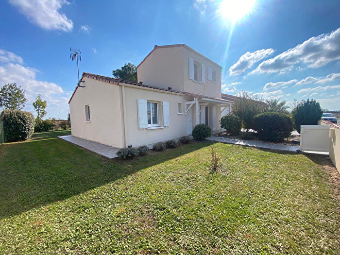 Maison à vendre - Saint-Michel-en-lHerm - 4 pièces - 3 chambres