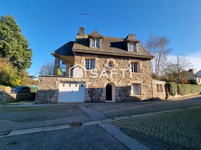 Maison à vendre - La Chèze - 8 pièces - 4 chambres