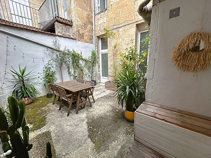 Appartement à louer - Bordeaux, Saint-Seurin - 2 pièces - 1 chambre
