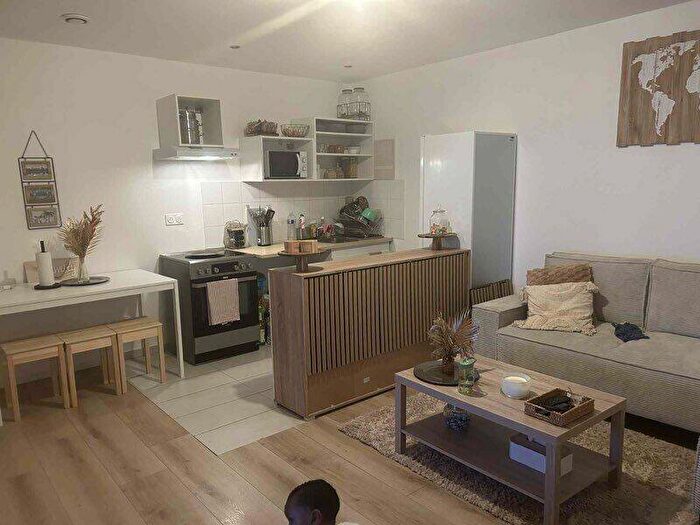 Appartement à louer - Quatres Cités-Simonettes-République, Champigny-sur-Marne - 3 pièces - 2 chambres