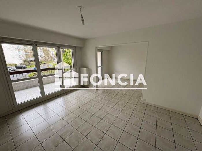 Gambetta-Brossolette-Gare, Yerres : Appartement 4 pièces à louer