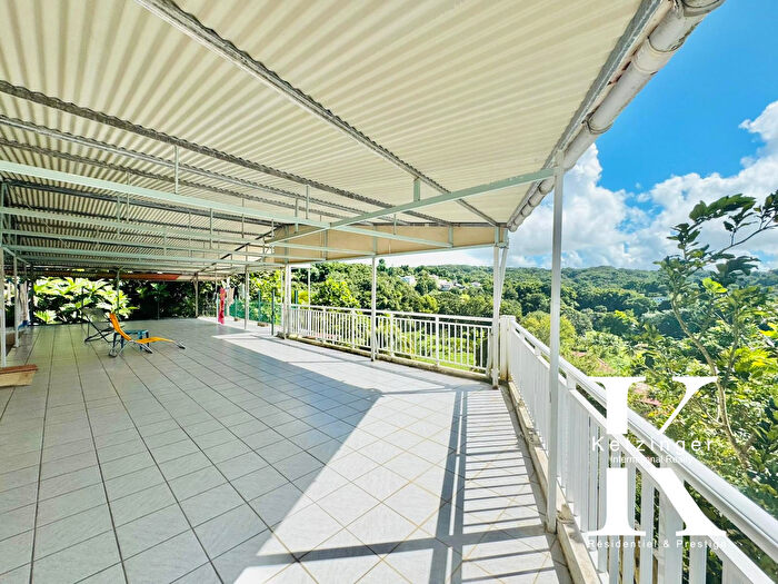 Maison à vendre - Fort-de-France - 11 pièces - 6 chambres