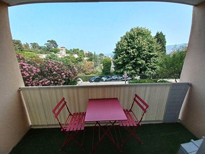 Appartement à louer - Marseille ème arrondissement - 3 pièces - 2 chambres