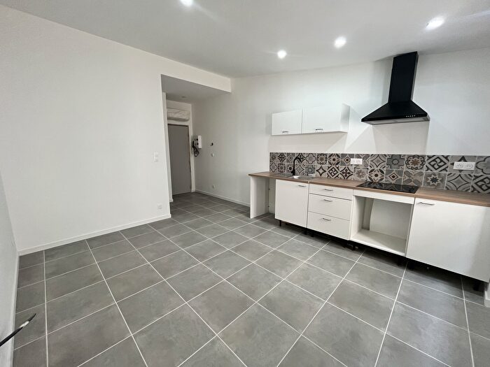 Nîmes, Ecusson, Arènes : Appartement 1 pièce à louer