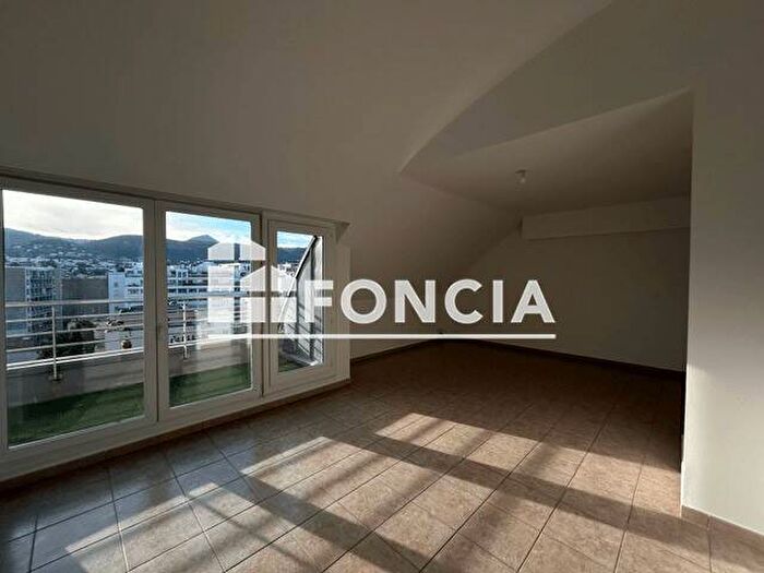 Appartement à louer - Bonnabaud, Clermont-Ferrand - 5 pièces - 3 chambres