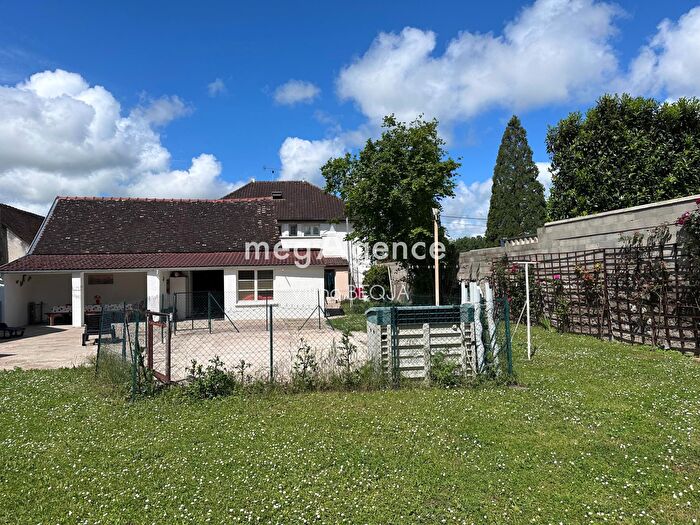 Maison 8 pièces à vendre à Rosoy