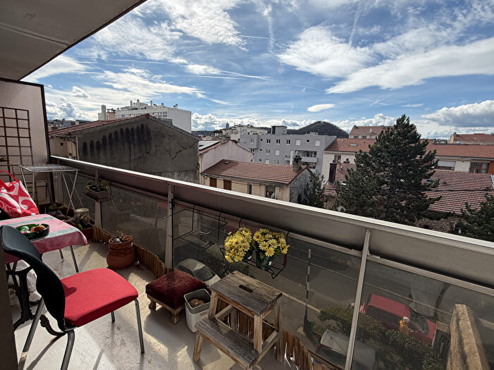Appartement à vendre - Saint-Étienne, Crêt de Roc - 1 pièce - 1 chambre