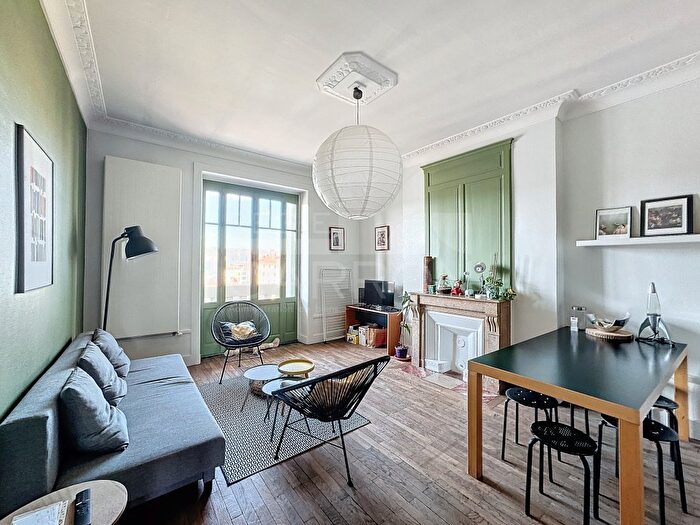 Lyon 7ème, Gerland : Appartement 3 pièces à louer