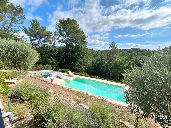 Maison à vendre - Flayosc - 5 pièces - 3 chambres