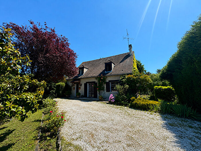 Thiers-sur-Thève : Maison 5 pièces à vendre