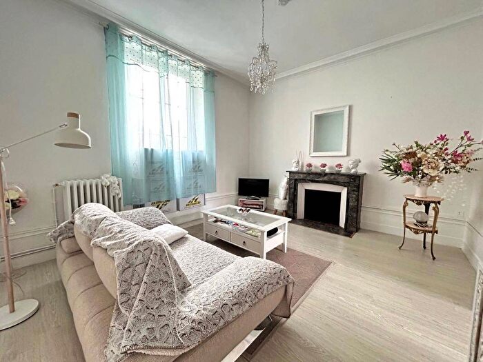 Appartement à louer - Centre Ville-Saint Léonard-Notre-Dame, Alençon - 1 pièce