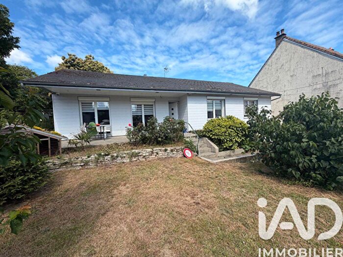 Mairie, Sainte-Geneviève-des-Bois - Maison 6 pièces à louer