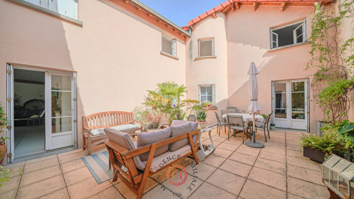 Riom, Centre-ville : Maison 8 pièces à vendre