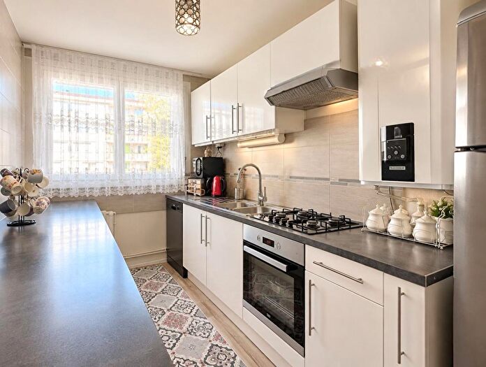 Cholet, Choletière : Appartement 5 pièces à vendre