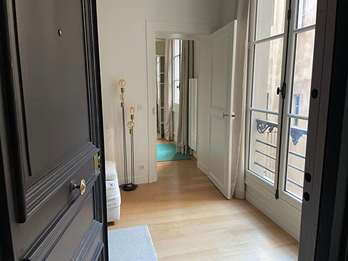 Appartement 2 pièces à Paris er, Palais Royal, à vendre