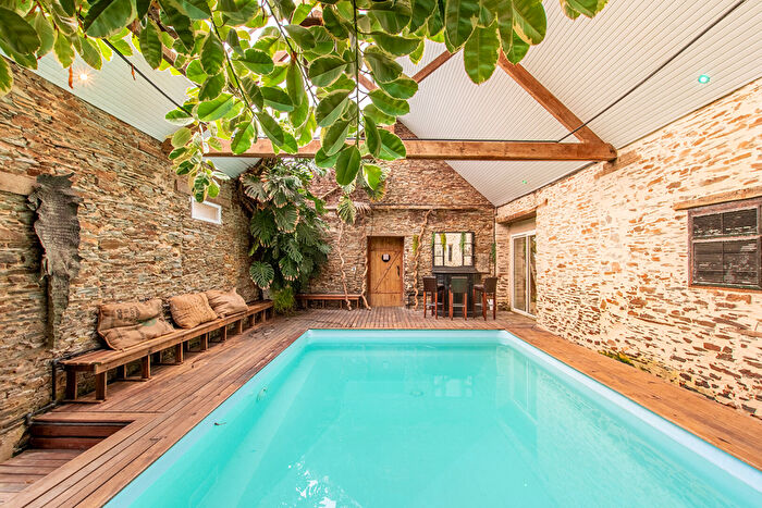 Maison à vendre - Loiré - 13 pièces - 6 chambres