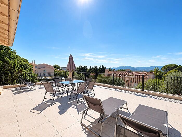 Cannes, Croix des Gardes : Maison 5 pièces à vendre