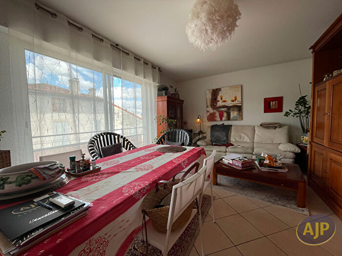 Appartement à vendre - Saintes, La Gare, Sébastien de Brouard, La Fenêtre - 3 pièces - 2 chambres