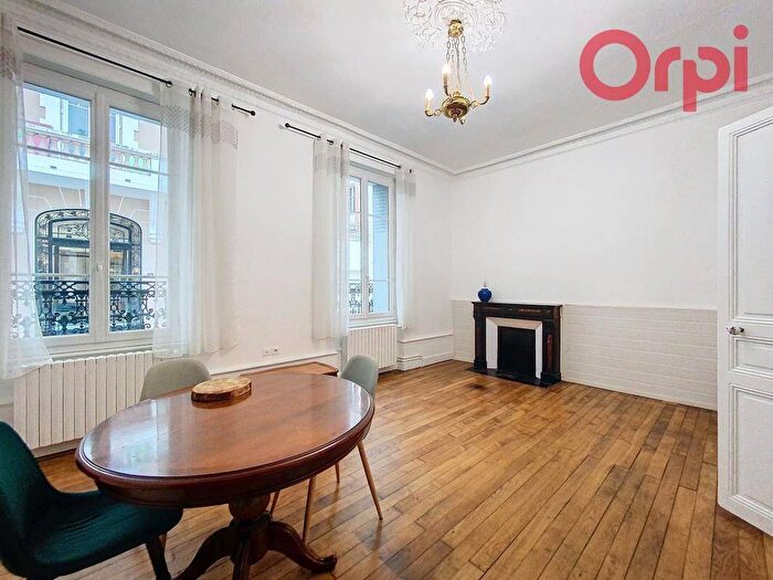 Appartement à louer - Thermal-Vieux-Vican, Vichy - 2 pièces - 1 chambre