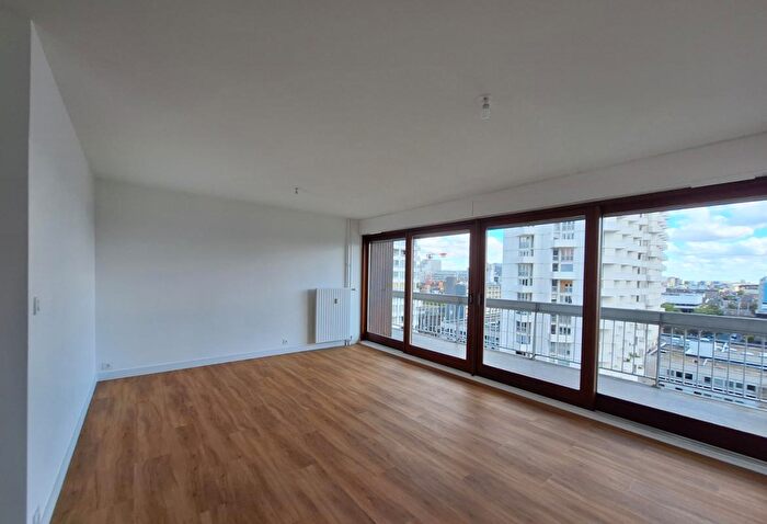 Quartiers Centre, Colombier - Appartement 5 pièces à louer