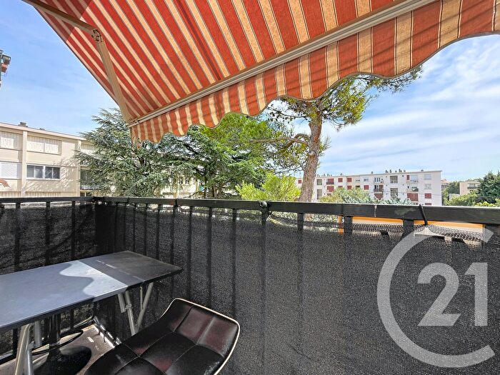 Bagnols-sur-Cèze, Bourgneuf : Appartement 3 pièces à vendre