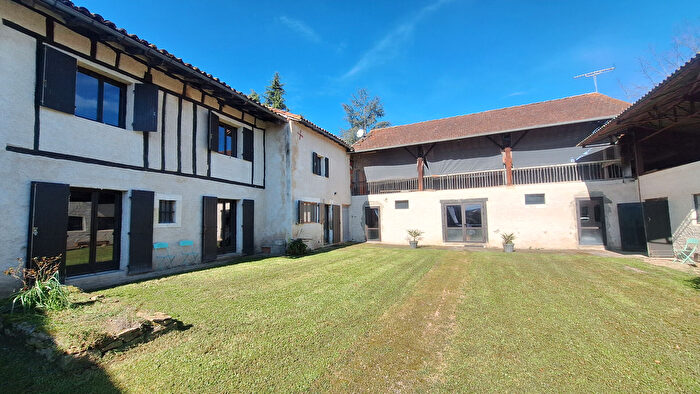 Maison à vendre - Saint-Martory - 9 pièces - 6 chambres