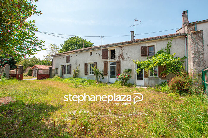 Maison à vendre - Saint-Genis-dHiersac - 5 pièces - 3 chambres