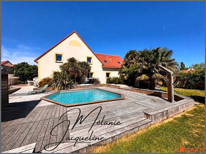 Maison 5 pièces à Émiéville, à vendre