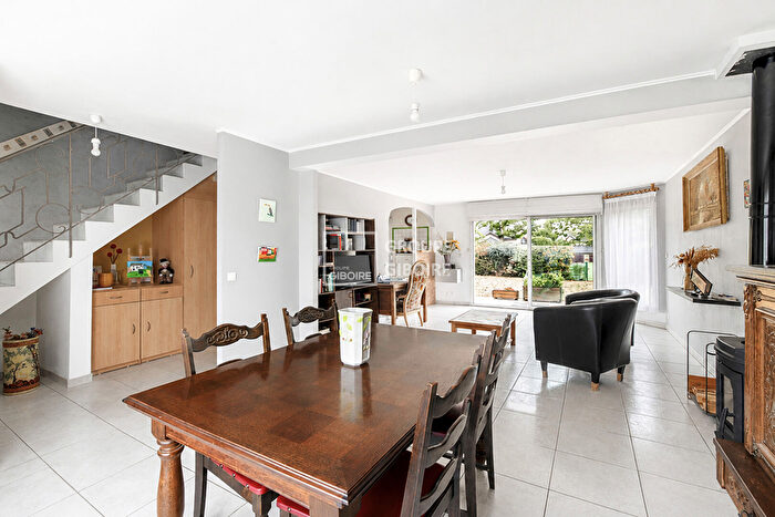 Maison 7 pièces à vendre à Saint-Erblon