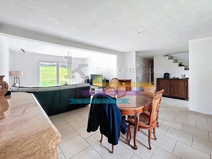 Maison à vendre - Saint-Just-en-Chaussée - 6 pièces