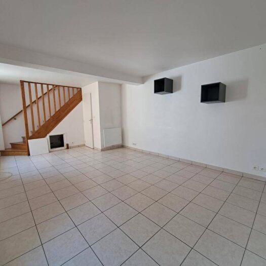 Maison à louer - Châtillon-Coligny - 3 pièces - 2 chambres