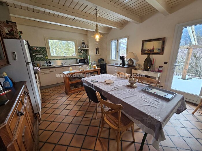 Maison à vendre - Saint-Pons - 5 pièces - 3 chambres