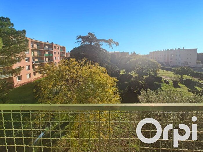 Appartement à louer - Sud, Pont-Saint-Esprit - 3 pièces - 2 chambres