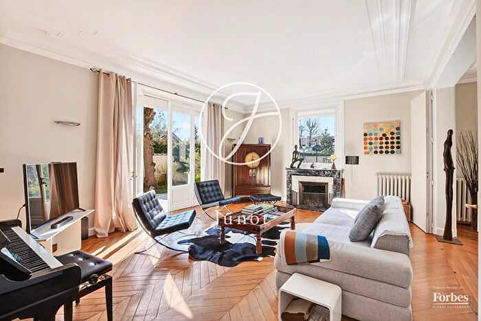 Maison 10 pièces à vendre - Chatou, Sud