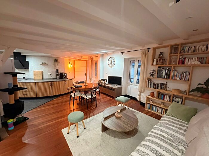 Appartement à vendre - Hendaye, Gare, Joncaux - 3 pièces - 2 chambres